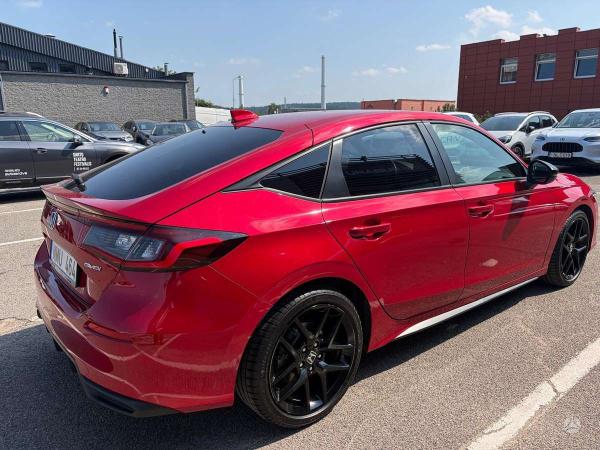 Sarkans Honda Civic 2023 Viļņa, ar dzinēja tilpumu 1.99 L un nobraukumu 80 tūkst. km par 25990 €, foto 5 vietnē AUTOMOTO.COM.LV