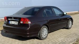 Sarkans Honda Civic 2004 Rīga, ar dzinēja tilpumu 1.40 L un nobraukumu 327 tūkst. km par 885 €, foto 5 vietnē AUTOMOTO.COM.LV