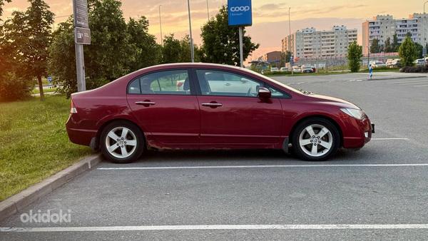 Sarkans Honda Civic 2006 Tallina, ar dzinēja tilpumu 1.80 L un nobraukumu 165 tūkst. km par 1700 €, foto 3 vietnē AUTOMOTO.COM.LV