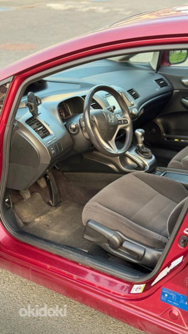 Sarkans Honda Civic 2006 Tallina, ar dzinēja tilpumu 1.80 L un nobraukumu 165 tūkst. km par 1700 €, foto 6 vietnē AUTOMOTO.COM.LV