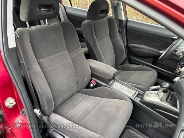 Sarkans Honda Civic 2007 Tallina, ar dzinēja tilpumu 1.80 L un nobraukumu 150 tūkst. km par 2999 €, foto 11 vietnē AUTOMOTO.COM.LV