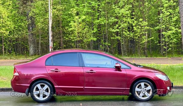 Sarkans Honda Civic 2007 Tallina, ar dzinēja tilpumu 1.80 L un nobraukumu 230 tūkst. km par 2590 €, foto 3 vietnē AUTOMOTO.COM.LV