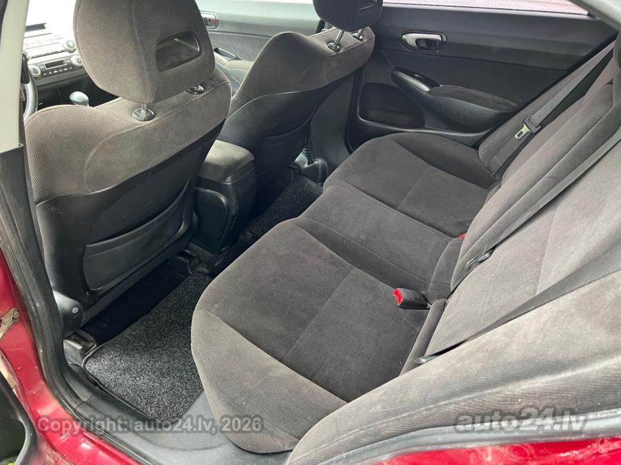 Sarkans Honda Civic 2007 Tallina, ar dzinēja tilpumu 1.80 L un nobraukumu 230 tūkst. km par 2590 €, foto 9 vietnē AUTOMOTO.COM.LV