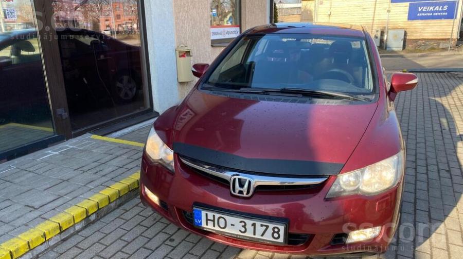 Sarkans Honda Civic 2007 Valmiera, ar dzinēja tilpumu 1.80 L un nobraukumu 272 tūkst. km par 1000 €, foto 14 vietnē AUTOMOTO.COM.LV