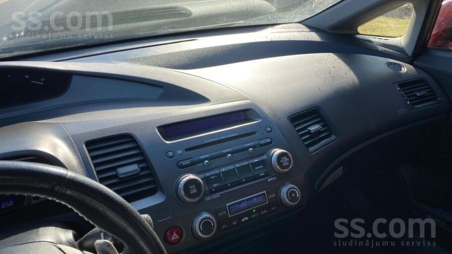 Sarkans Honda Civic 2007 Valmiera, ar dzinēja tilpumu 1.80 L un nobraukumu 272 tūkst. km par 1000 €, foto 18 vietnē AUTOMOTO.COM.LV