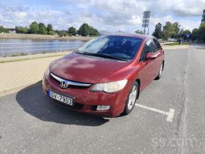 Sarkans Honda Civic 2007 Rīga, ar dzinēja tilpumu 1.80 L un nobraukumu 110 tūkst. km par 800 €, foto  vietnē AUTOMOTO.COM.LV