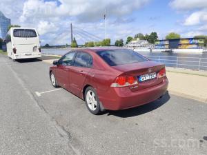 Sarkans Honda Civic 2007 Rīga, ar dzinēja tilpumu 1.80 L un nobraukumu 110 tūkst. km par 800 €, foto 3 vietnē AUTOMOTO.COM.LV