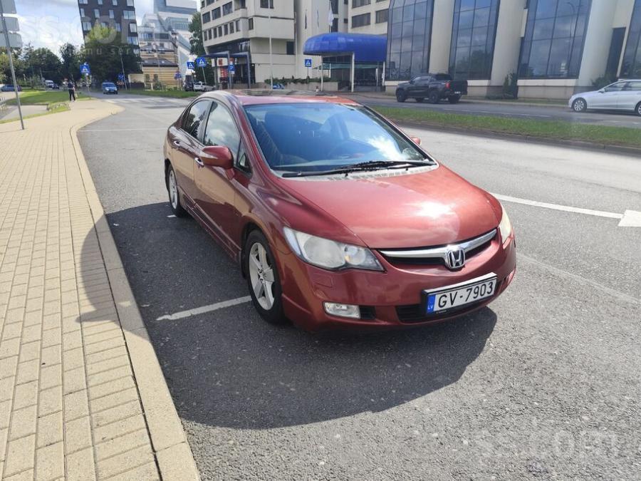 Sarkans Honda Civic 2007 Rīga, ar dzinēja tilpumu 1.80 L un nobraukumu 110 tūkst. km par 800 €, foto 4 vietnē AUTOMOTO.COM.LV