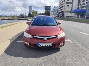 Sarkans Honda Civic 2007 Rīga, ar dzinēja tilpumu 1.80 L un nobraukumu 110 tūkst. km par 800 €, foto 6 vietnē AUTOMOTO.COM.LV