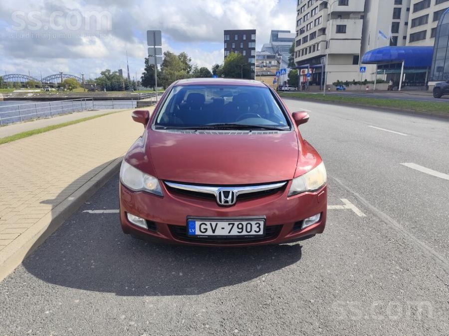 Sarkans Honda Civic 2007 Rīga, ar dzinēja tilpumu 1.80 L un nobraukumu 110 tūkst. km par 800 €, foto 6 vietnē AUTOMOTO.COM.LV