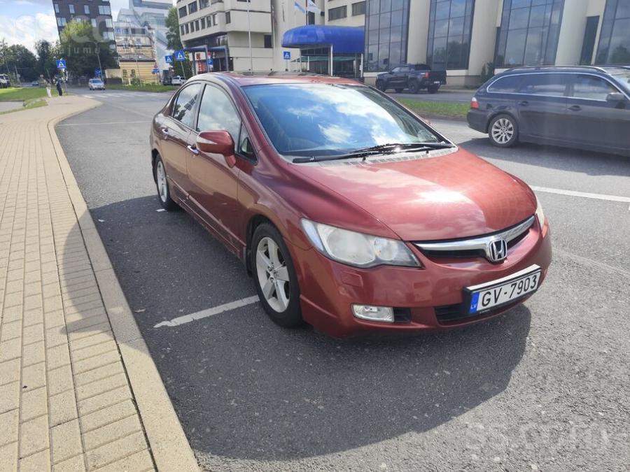 Sarkans Honda Civic 2007 Rīga, ar dzinēja tilpumu 1.80 L un nobraukumu 110 tūkst. km par 800 €, foto 8 vietnē AUTOMOTO.COM.LV
