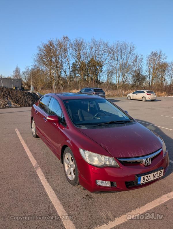 Sarkans Honda Civic 2008 Tallina, ar dzinēja tilpumu 1.80 L un nobraukumu 162 tūkst. km par 3000 €, foto 2 vietnē AUTOMOTO.COM.LV