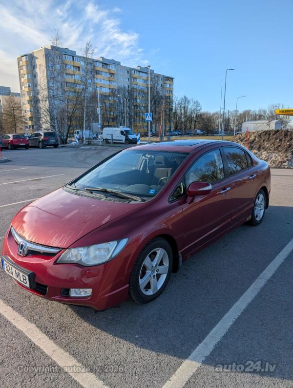 Sarkans Honda Civic 2008 Tallina, ar dzinēja tilpumu 1.80 L un nobraukumu 162 tūkst. km par 3000 €, foto 3 vietnē AUTOMOTO.COM.LV