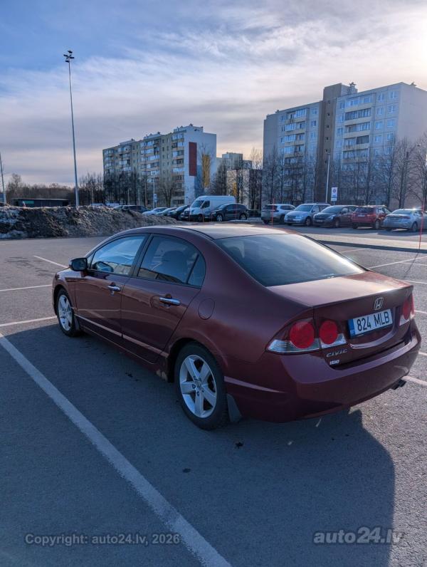 Sarkans Honda Civic 2008 Tallina, ar dzinēja tilpumu 1.80 L un nobraukumu 162 tūkst. km par 3000 €, foto 7 vietnē AUTOMOTO.COM.LV