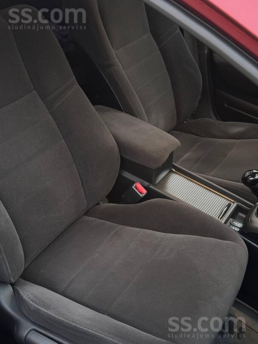 Red Honda Civic 2008 in Riga, with an engine capacity of 1.80 L and mileage of 190 thousand km for 3300 €, photo 19 on AUTOMOTO.COM.LV