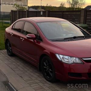 Red Honda Civic 2008 in Riga, with an engine capacity of 1.80 L and mileage of 190 thousand km for 3300 €, photo 21 on AUTOMOTO.COM.LV