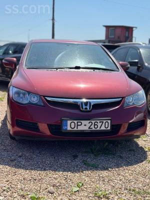 Sarkans Honda Civic 2008 Rīga, ar dzinēja tilpumu 1.80 L un nobraukumu 189 tūkst. km par 2900 €, foto 3 vietnē AUTOMOTO.COM.LV