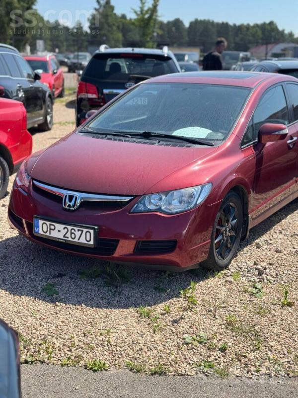 Sarkans Honda Civic 2008 Rīga, ar dzinēja tilpumu 1.80 L un nobraukumu 189 tūkst. km par 2900 €, foto 3 vietnē AUTOMOTO.COM.LV