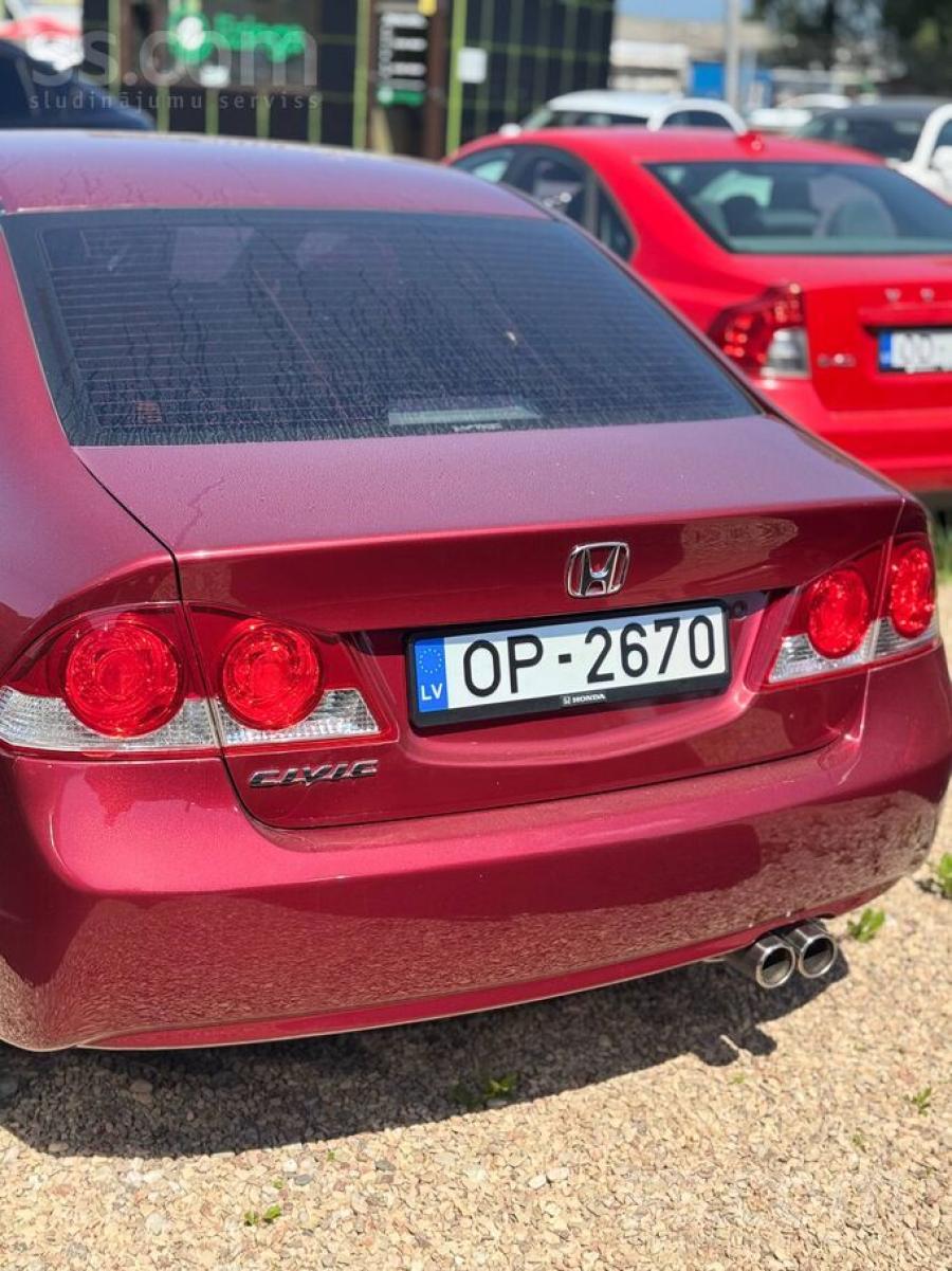 Sarkans Honda Civic 2008 Rīga, ar dzinēja tilpumu 1.80 L un nobraukumu 189 tūkst. km par 2900 €, foto 7 vietnē AUTOMOTO.COM.LV