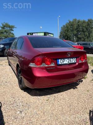 Sarkans Honda Civic 2008 Rīga, ar dzinēja tilpumu 1.80 L un nobraukumu 189 tūkst. km par 2900 €, foto 8 vietnē AUTOMOTO.COM.LV