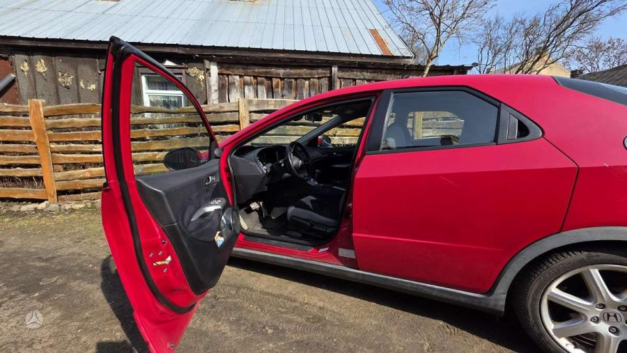 Sarkans Honda Civic 2008 Viļņa, ar dzinēja tilpumu 1.80 L un nobraukumu 161 tūkst. km par 4200 €, foto 7 vietnē AUTOMOTO.COM.LV
