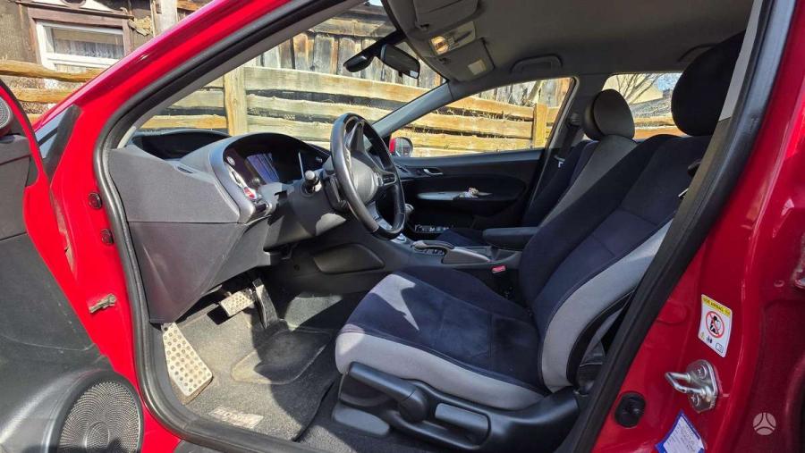 Sarkans Honda Civic 2008 Viļņa, ar dzinēja tilpumu 1.80 L un nobraukumu 161 tūkst. km par 4200 €, foto 10 vietnē AUTOMOTO.COM.LV