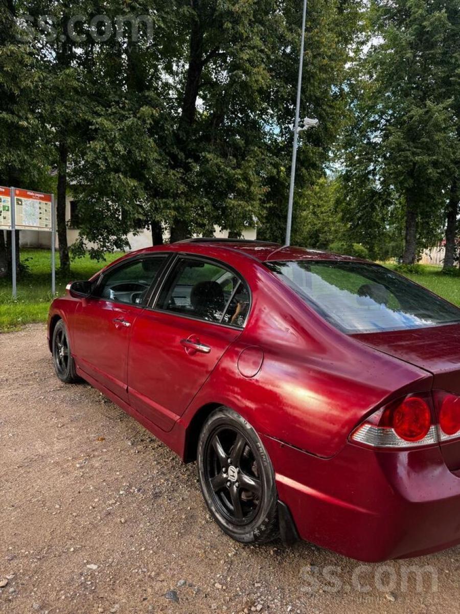 Sarkans Honda Civic 2008 Rīga, ar dzinēja tilpumu 1.80 L un nobraukumu 273 tūkst. km par 1425 €, foto 4 vietnē AUTOMOTO.COM.LV