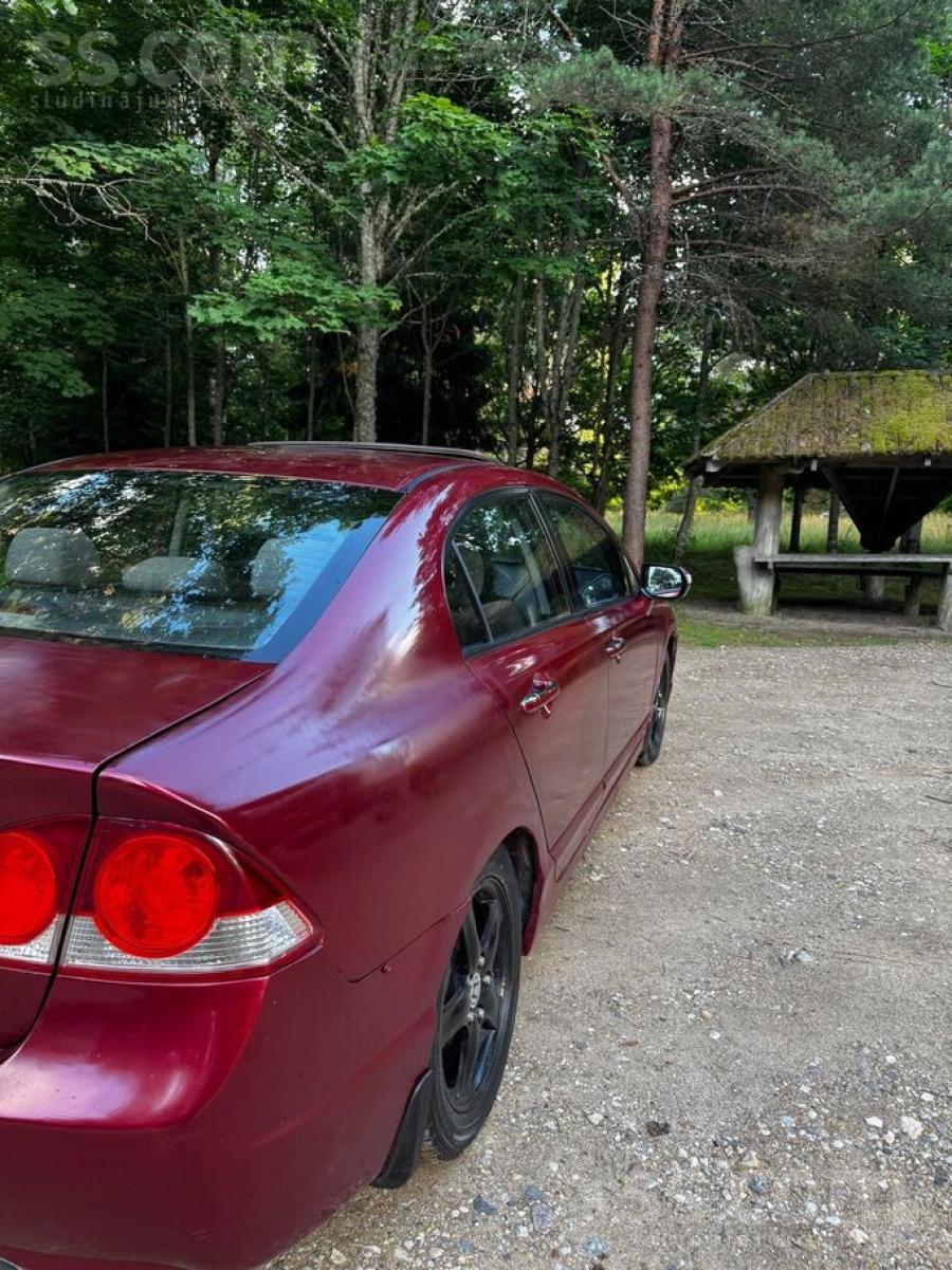 Sarkans Honda Civic 2008 Rīga, ar dzinēja tilpumu 1.80 L un nobraukumu 273 tūkst. km par 1425 €, foto 5 vietnē AUTOMOTO.COM.LV