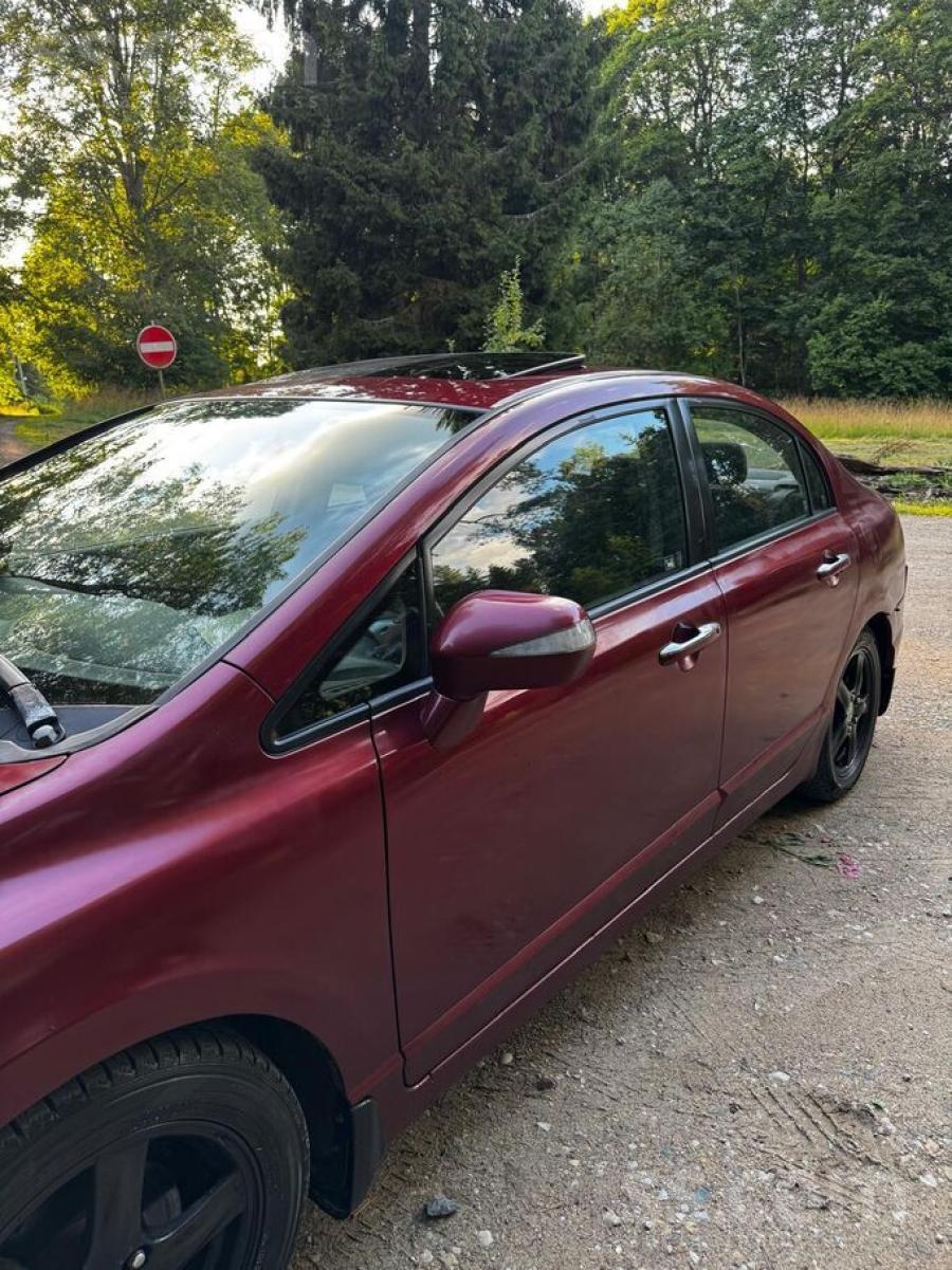 Sarkans Honda Civic 2008 Rīga, ar dzinēja tilpumu 1.80 L un nobraukumu 273 tūkst. km par 1425 €, foto 10 vietnē AUTOMOTO.COM.LV