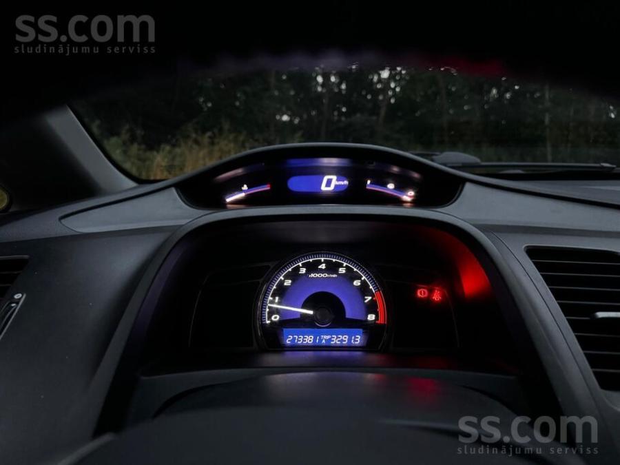Sarkans Honda Civic 2008 Rīga, ar dzinēja tilpumu 1.80 L un nobraukumu 273 tūkst. km par 1425 €, foto 11 vietnē AUTOMOTO.COM.LV