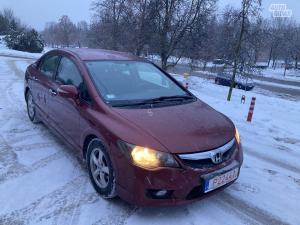 Sarkans Honda Civic 2009 Viļņa, ar dzinēja tilpumu 1.30 L un nobraukumu 275 tūkst. km par 3499 €, foto  vietnē AUTOMOTO.COM.LV