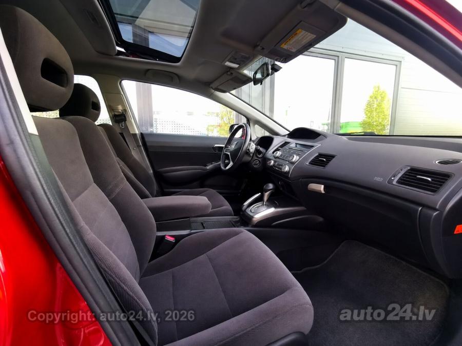 Красный Хонда Цивик 2009 в Тарту, объемом двигателя 1.80 л и пробегом 160 тыс. км за 1590 €, фото 6 на AUTOMOTO.COM.LV