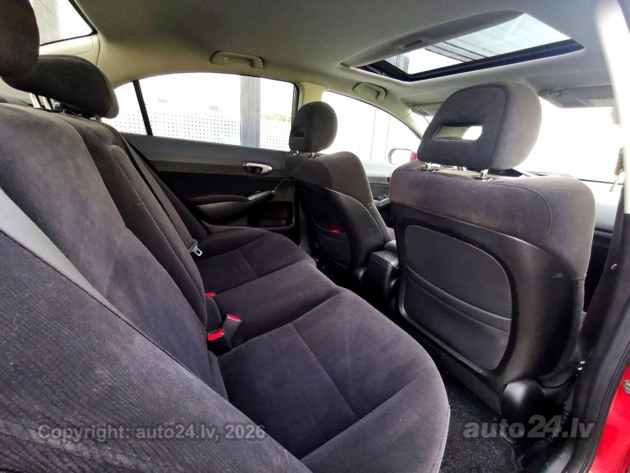 Красный Хонда Цивик 2009 в Тарту, объемом двигателя 1.80 л и пробегом 160 тыс. км за 1590 €, фото 7 на AUTOMOTO.COM.LV