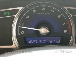 Красный Хонда Цивик 2009 в Тарту, объемом двигателя 1.80 л и пробегом 160 тыс. км за 1590 €, фото 8 на AUTOMOTO.COM.LV