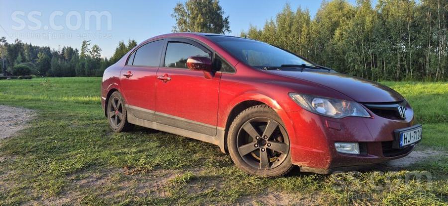 Red Honda Civic 2009 in Jelgava, with an engine capacity of 1.80 L and mileage of 265 thousand km for 1200 €, photo 1 on AUTOMOTO.COM.LV