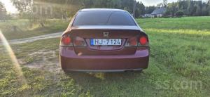 Red Honda Civic 2009 in Jelgava, with an engine capacity of 1.80 L and mileage of 265 thousand km for 1200 €, photo 7 on AUTOMOTO.COM.LV