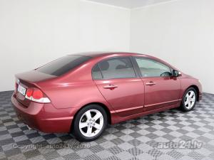 Красный Хонда Цивик 2010 в Таллин, объемом двигателя 1.80 л и пробегом 339 тыс. км за 1199 €, фото 4 на AUTOMOTO.COM.LV