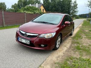 Красный Хонда Цивик 2011 в Рига, объемом двигателя 1.80 л и пробегом 135 тыс. км за 1900 €, фото  на AUTOMOTO.COM.LV
