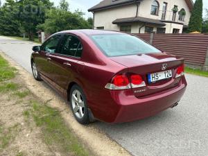 Красный Хонда Цивик 2011 в Рига, объемом двигателя 1.80 л и пробегом 135 тыс. км за 1900 €, фото 6 на AUTOMOTO.COM.LV