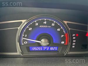 Красный Хонда Цивик 2011 в Рига, объемом двигателя 1.80 л и пробегом 135 тыс. км за 1900 €, фото 10 на AUTOMOTO.COM.LV