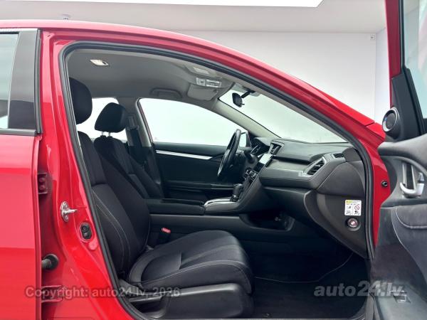 Red Honda Civic 2018 in Tartu, with an engine capacity of 1.50 L and mileage of 133 thousand km for 14900 €, photo 9 on AUTOMOTO.COM.LV