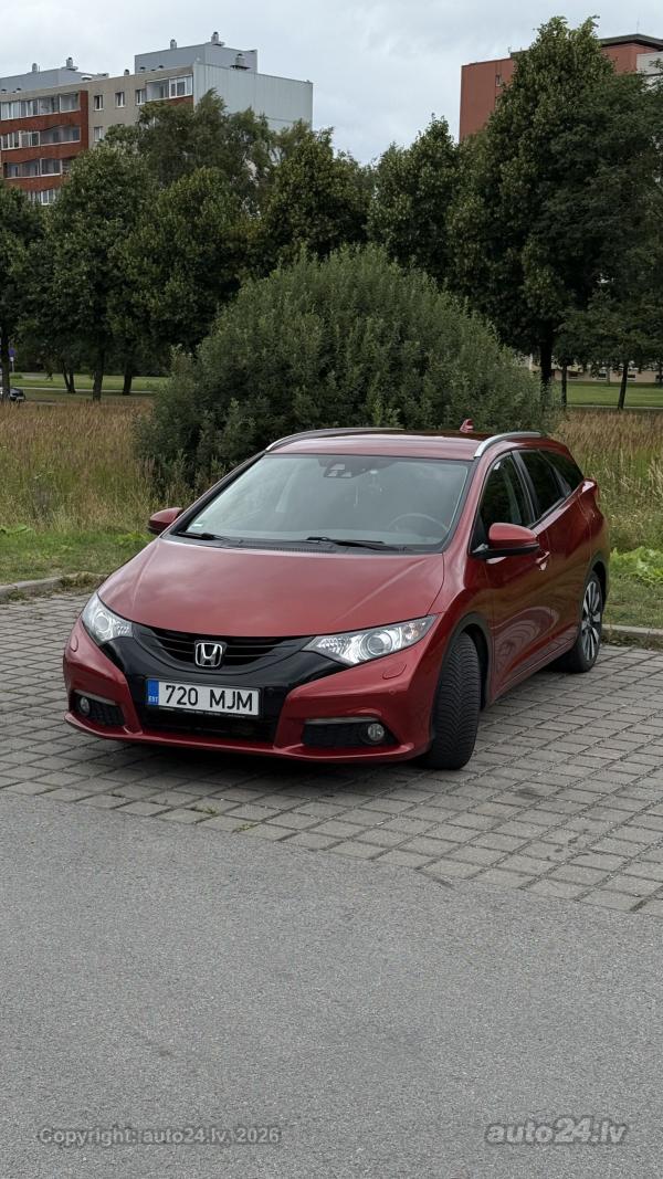 Red Honda Civic 2014 in Tallinn, with an engine capacity of 1.80 L and mileage of 158 thousand km for 8400 €, photo 2 on AUTOMOTO.COM.LV