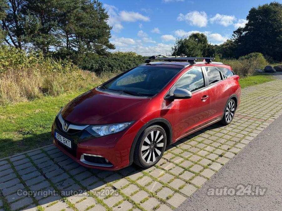 Sarkans Honda Civic 2014 Tallina, ar dzinēja tilpumu 1.80 L un nobraukumu 295 tūkst. km par 6900 €, foto 1 vietnē AUTOMOTO.COM.LV