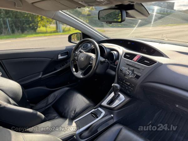 Хонда Цивик 2014 в Таллин на AUTOMOTO.COM.LV Красный Хонда Цивик 2014 в Таллин, объемом двигателя 1.80 л и пробегом 295 тыс. км за 6900 €, фото 3 на AUTOMOTO.COM.LV