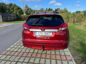 Sarkans Honda Civic 2014 Tallina, ar dzinēja tilpumu 1.80 L un nobraukumu 295 tūkst. km par 6900 €, foto 5 vietnē AUTOMOTO.COM.LV