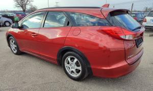 Red Honda Civic 2015 in Marijampole, with an engine capacity of 1.60 L and mileage of 242 thousand km for 5650 €, photo 4 on AUTOMOTO.COM.LV
