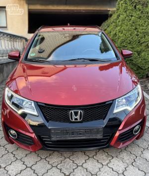 Красный Хонда Цивик 2015 в Алитус, объемом двигателя 1.60 л и пробегом 281 тыс. км за 7750 €, фото  на AUTOMOTO.COM.LV