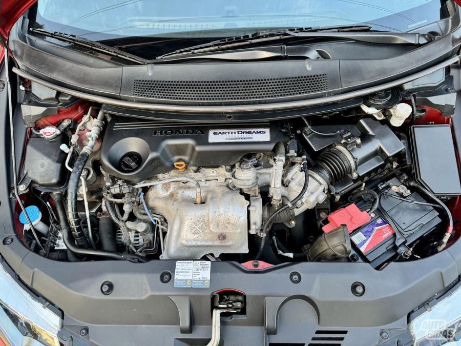 Red Honda Civic 2015 in Alytus, with an engine capacity of 1.60 L and mileage of 281 thousand km for 7750 €, photo 13 on AUTOMOTO.COM.LV