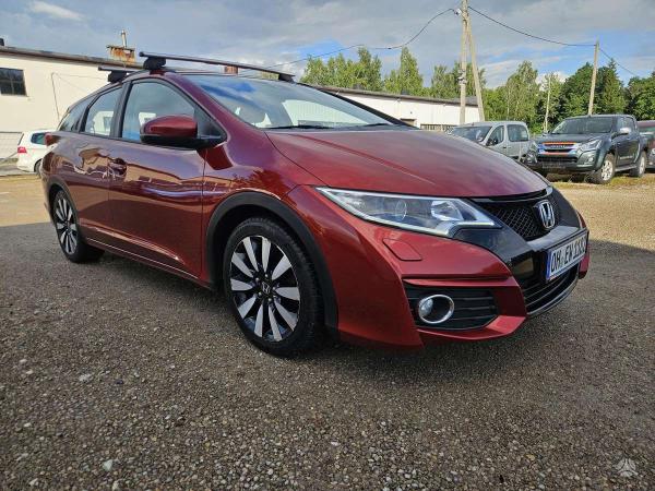 Sarkans Honda Civic 2015 Radviliškis, ar dzinēja tilpumu 1.60 L un nobraukumu 290 tūkst. km par 4300 €, foto 1 vietnē AUTOMOTO.COM.LV