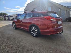Red Honda Civic 2015 in Radviliskis, with an engine capacity of 1.60 L and mileage of 290 thousand km for 4300 €, photo 9 on AUTOMOTO.COM.LV